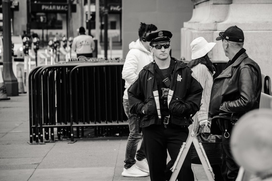 What Makes Good Security Managers: 10 Qualities | Connecteam